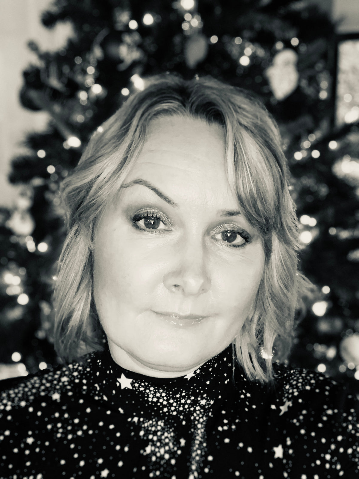 Meet Nic Meir our RESIDENT BEAUTY BLOGGER ! – Perfumery & Co.
